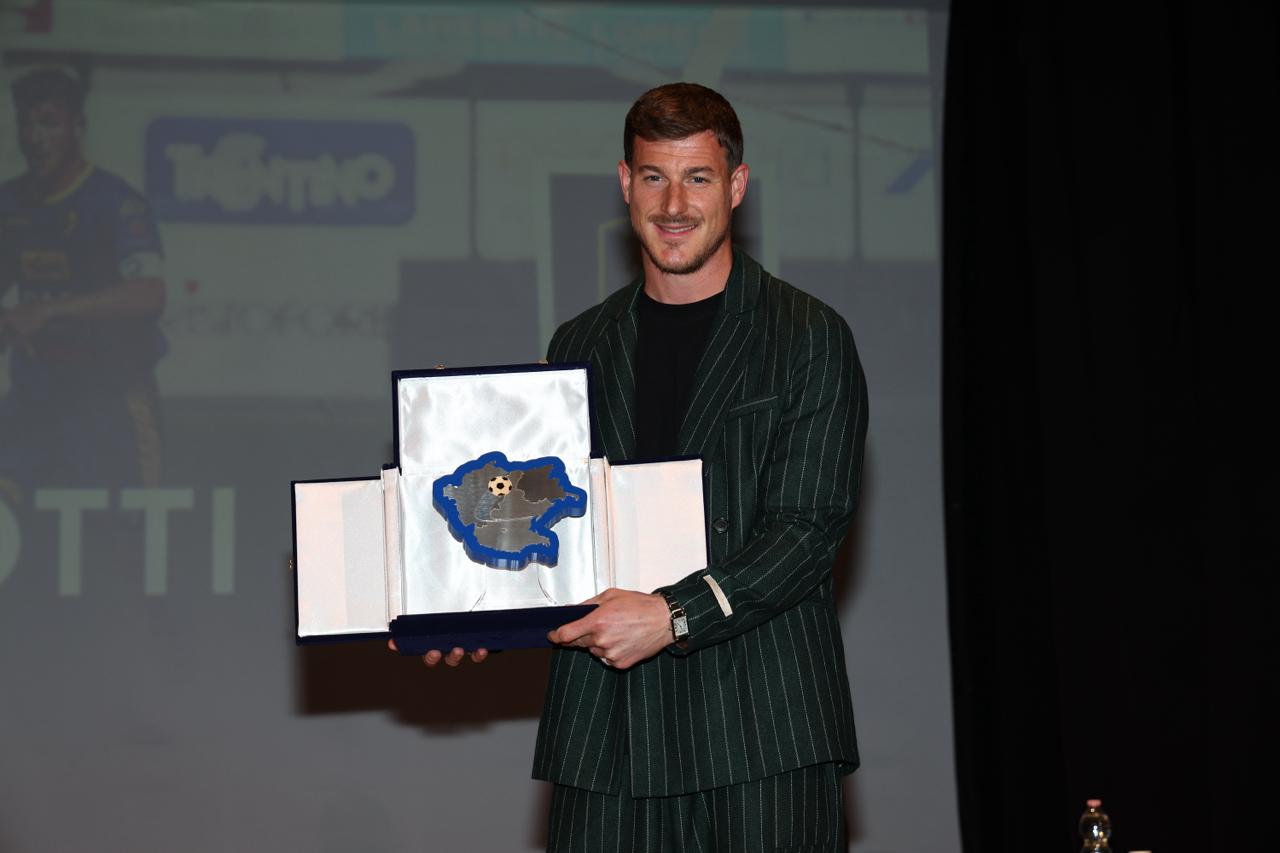 ANDREA TRAINOTTI PREMIATO AL GALÀ DEL CALCIO TRIVENETO - AC Trento 1921